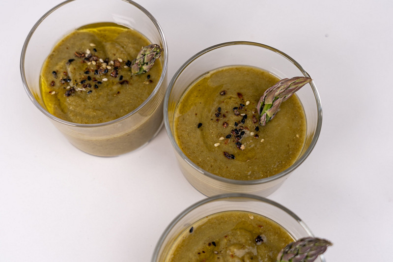 Crema verde de verduras. Un plato ligero, saludable y súper apetecible