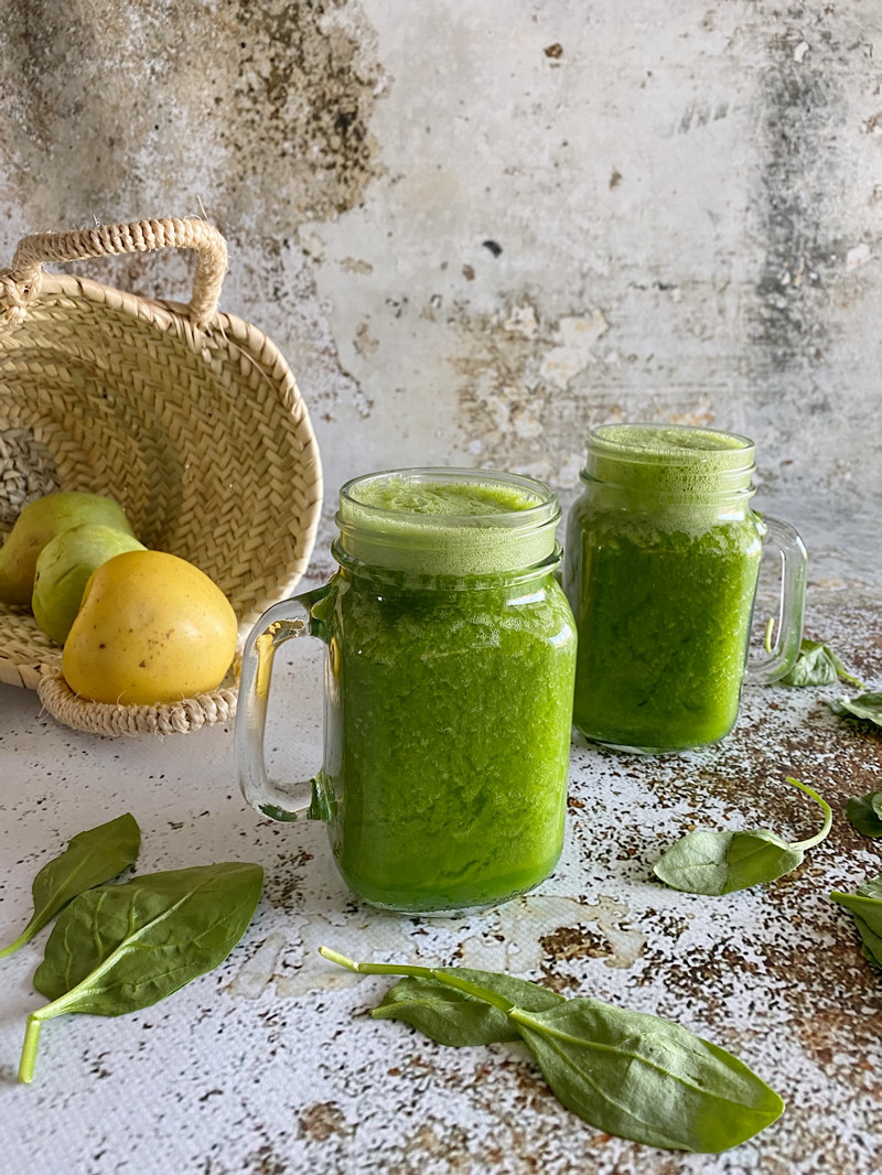 Bebida detox de manzana y pera en Thermomix®