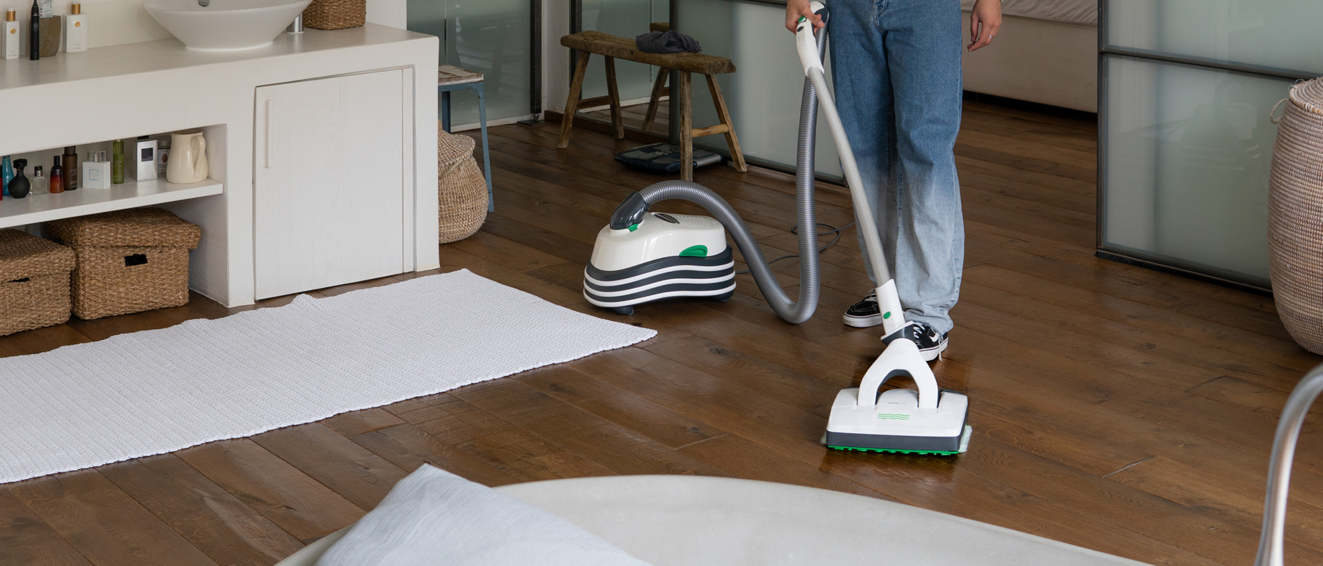 VT300 Bodenstaubsauger mit EB400 Automatik-Elektrobürste | Vorwerk Kobold