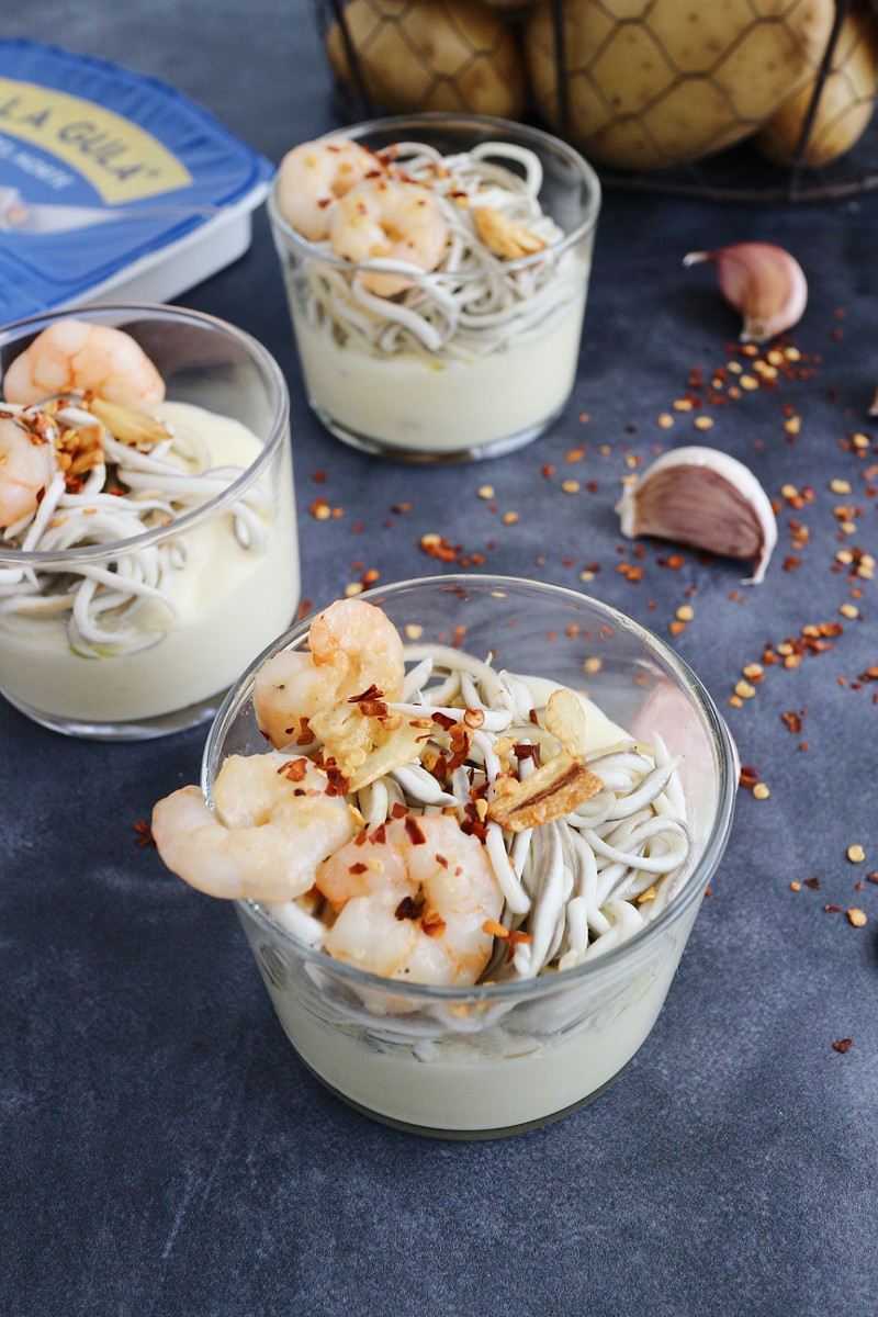 La Gula del Norte® con emulsión de patata y gambas.