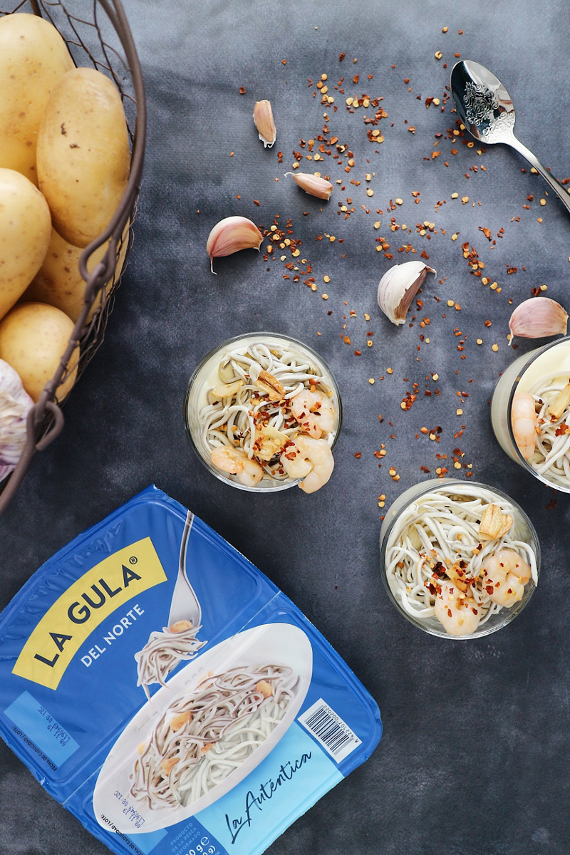 La Gula del Norte® con emulsión de patata y gambas.